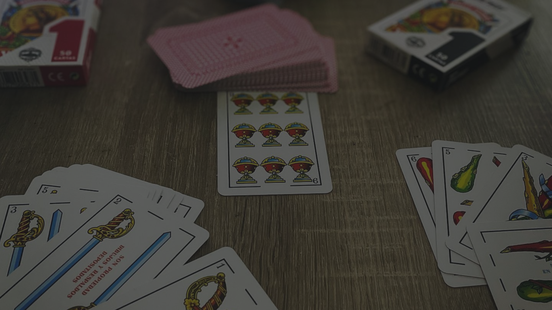 ¿Por qué nos gusta tanto jugar a las cartas? - Fabricante cartas ...